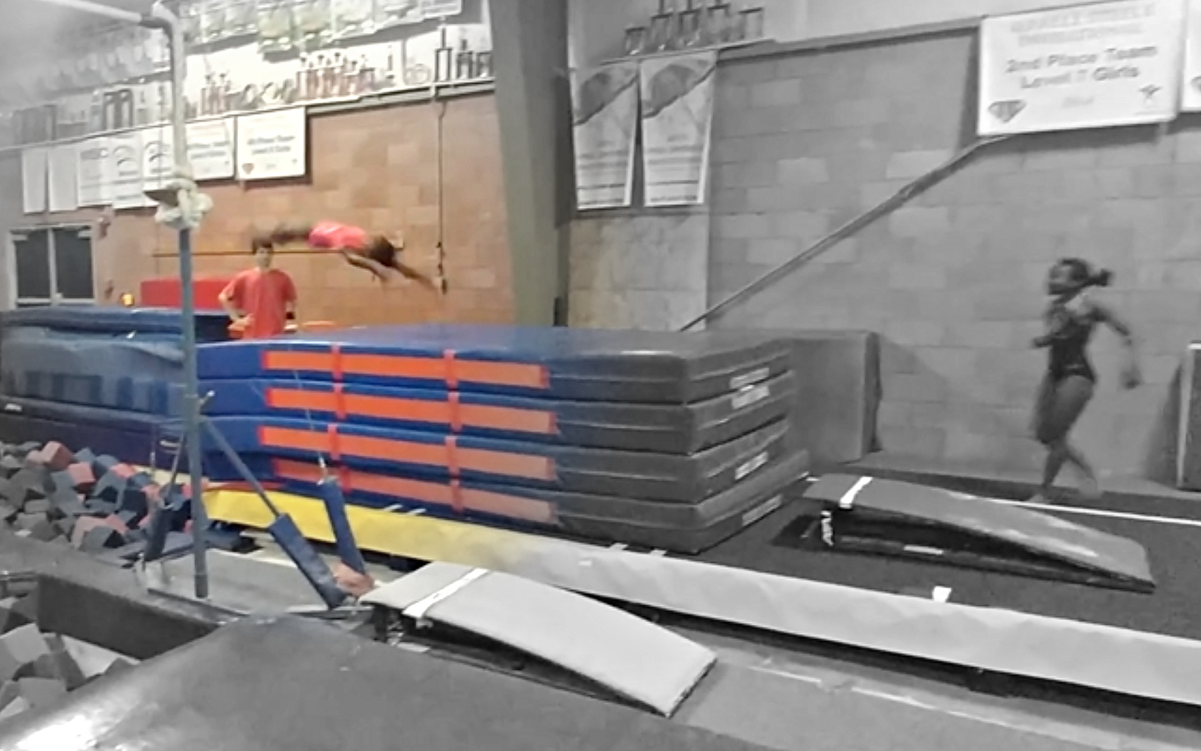 Vaulting without touching the table – Swing Big!